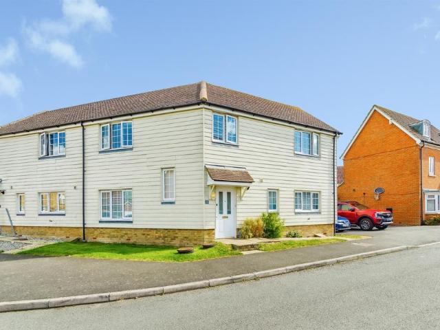 4 bedroom end of terrace house for sale