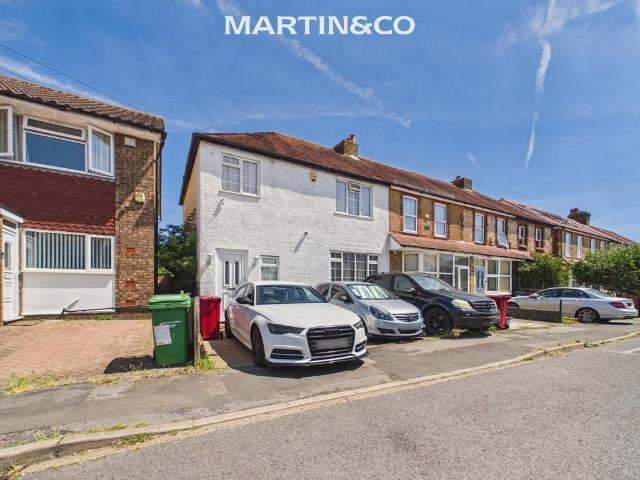 4 bedroom end of terrace house for sale