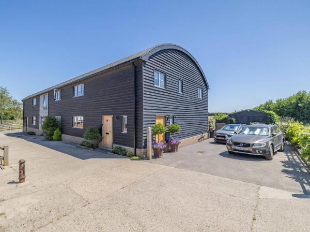 4 bedroom end of terrace house for sale