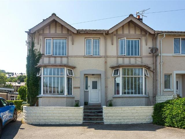 4 bedroom end of terrace house for sale