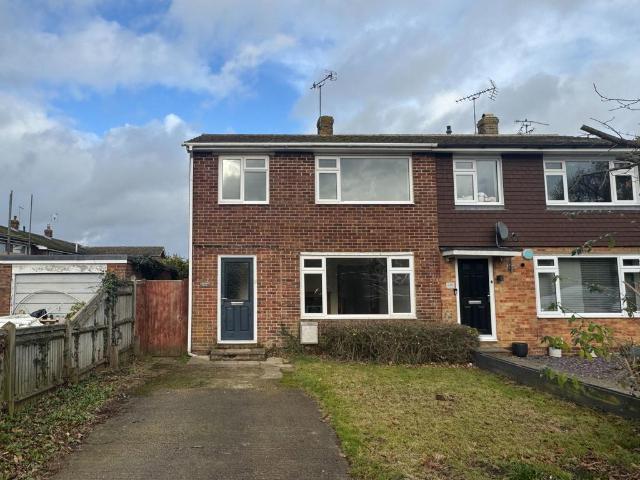 4 bedroom end of terrace house for sale