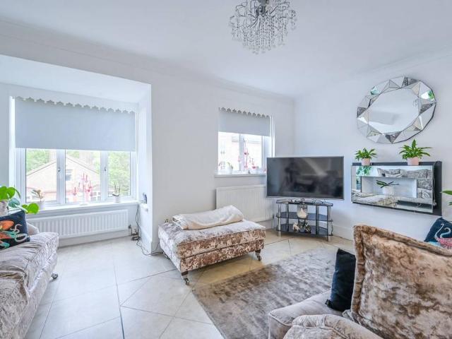 4 bedroom end of terrace house for sale
