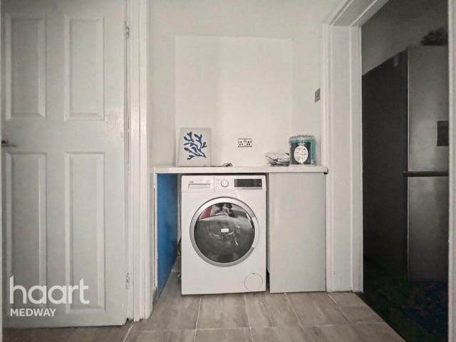 4 bedroom end of terrace house for sale