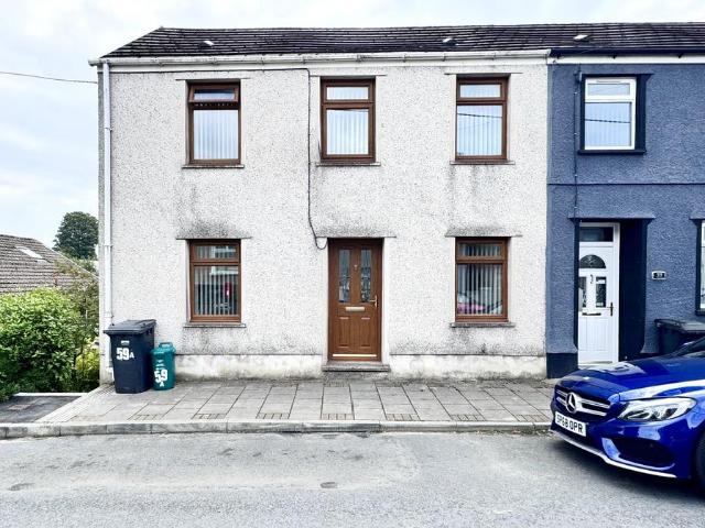 4 bedroom end of terrace house for sale