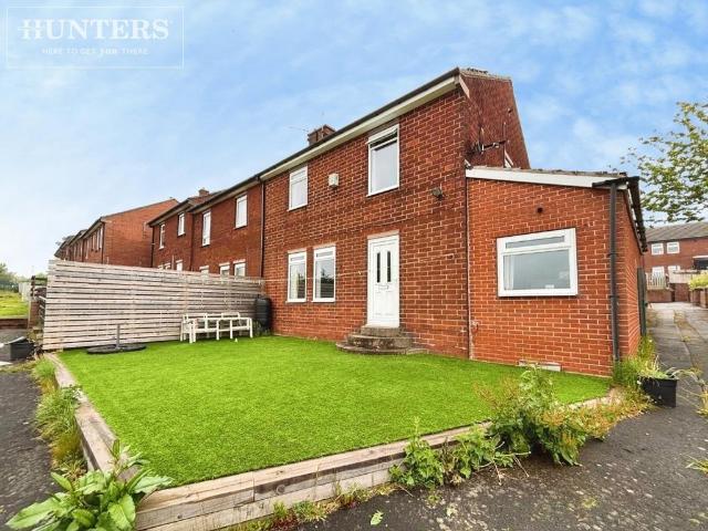 4 bedroom end of terrace house for sale