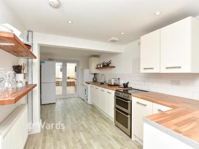 4 bedroom end of terrace house for sale
