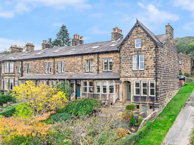4 bedroom end of terrace house for sale