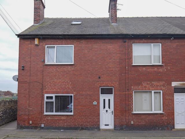 4 bedroom end of terrace house for sale