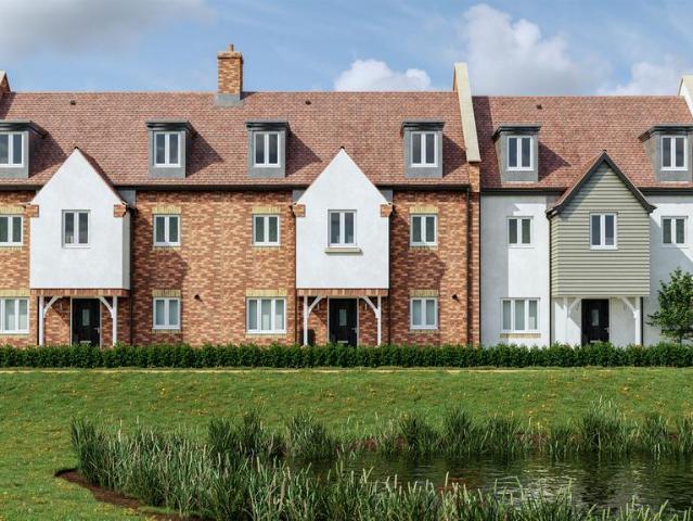 4 bedroom end of terrace house for sale