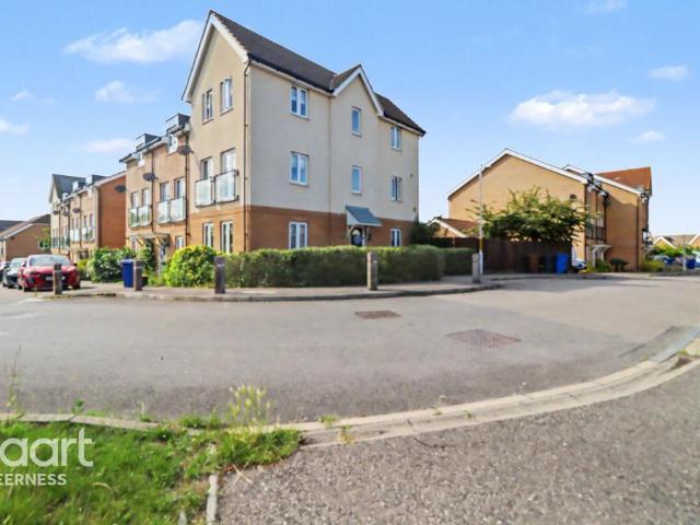 4 bedroom end of terrace house for sale