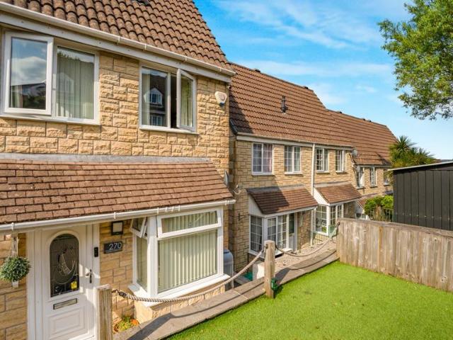 4 bedroom end of terrace house for sale