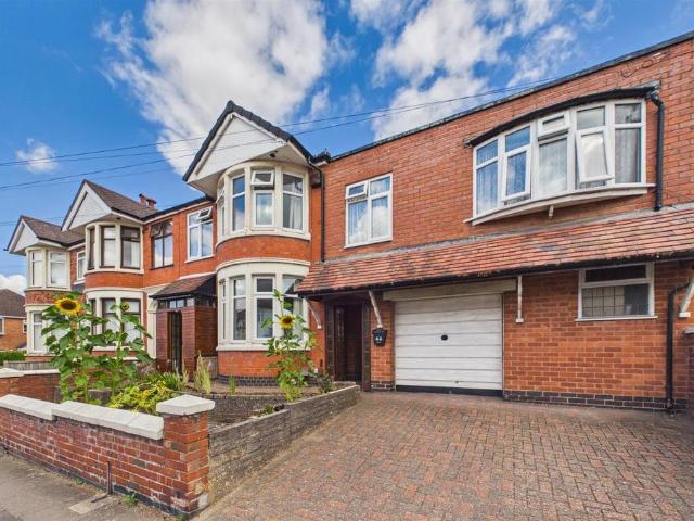 4 bedroom end of terrace house for sale