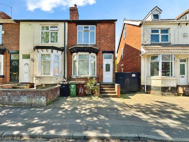 4 bedroom end of terrace house for sale