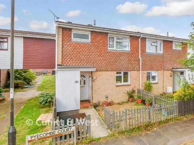 4 bedroom end of terrace house for sale