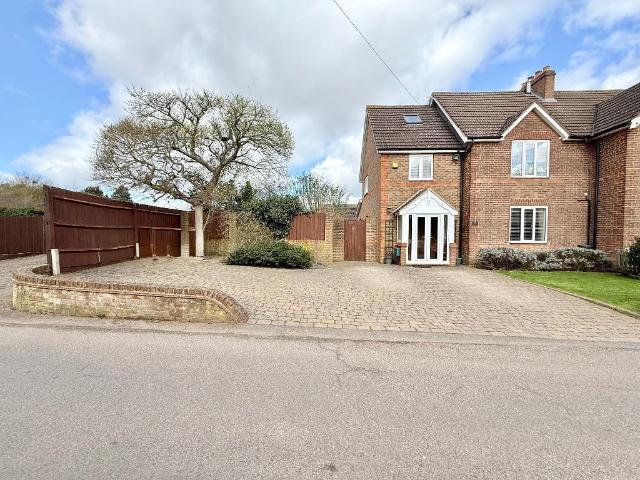 4 bedroom end of terrace house for sale