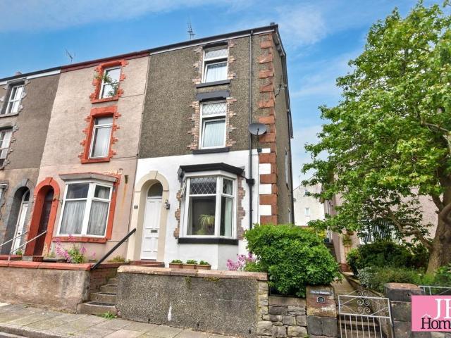 4 bedroom end of terrace house for sale