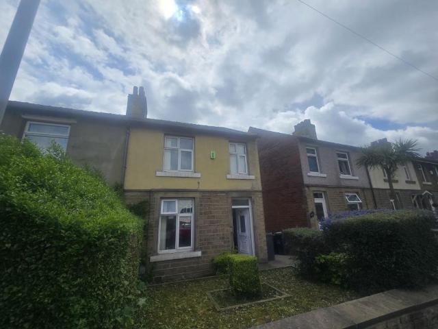 4 bedroom end of terrace house for sale