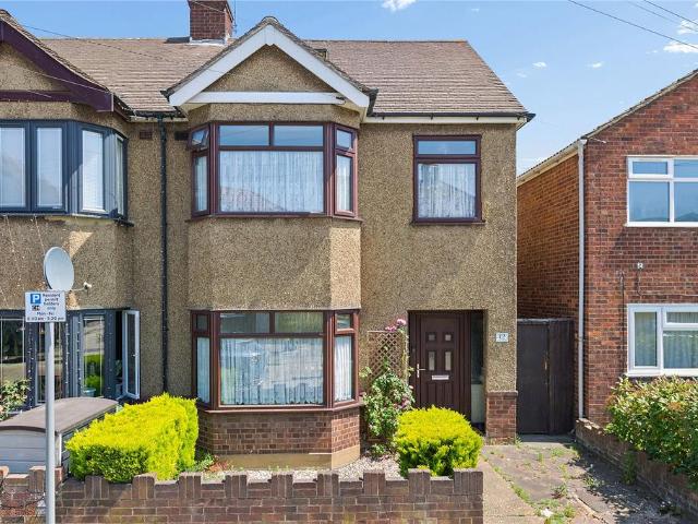 4 bedroom end of terrace house for sale