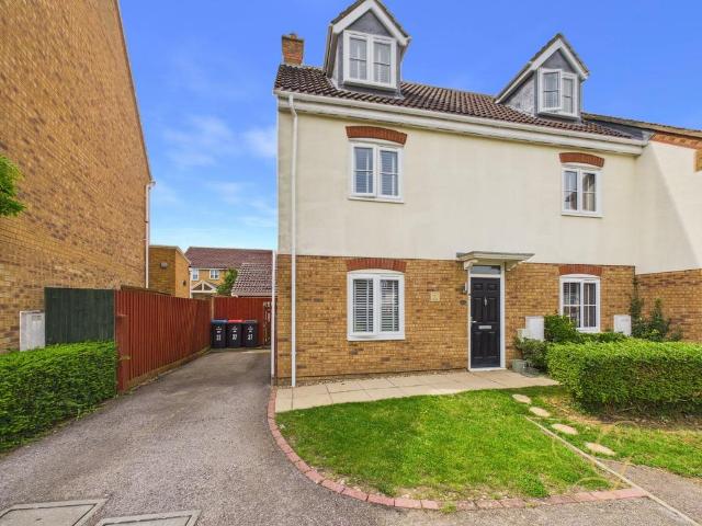 4 bedroom end of terrace house for sale