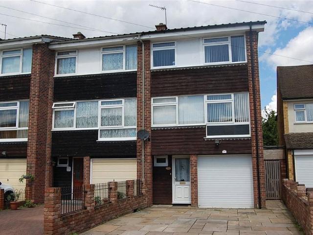 4 bedroom end of terrace house for sale