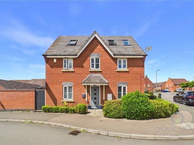 4 bedroom end of terrace house for sale