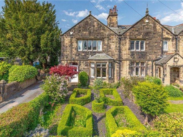 4 bedroom end of terrace house for sale