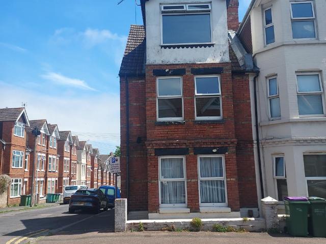 4 bedroom end of terrace house for sale