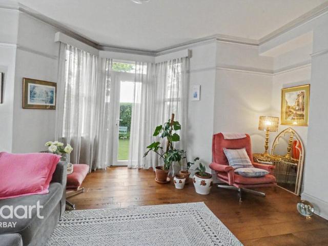 4 bedroom end of terrace house for sale