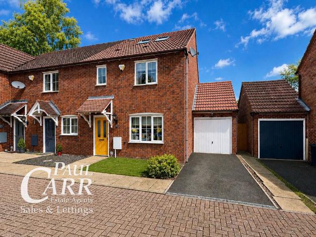 4 bedroom end of terrace house for sale