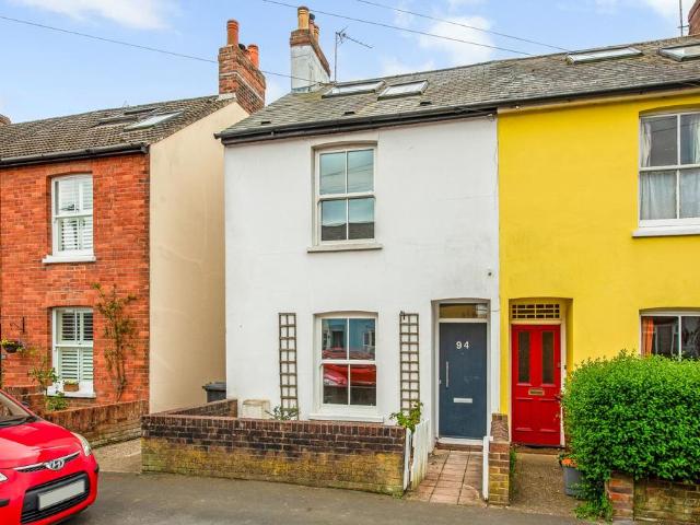 4 bedroom end of terrace house for sale