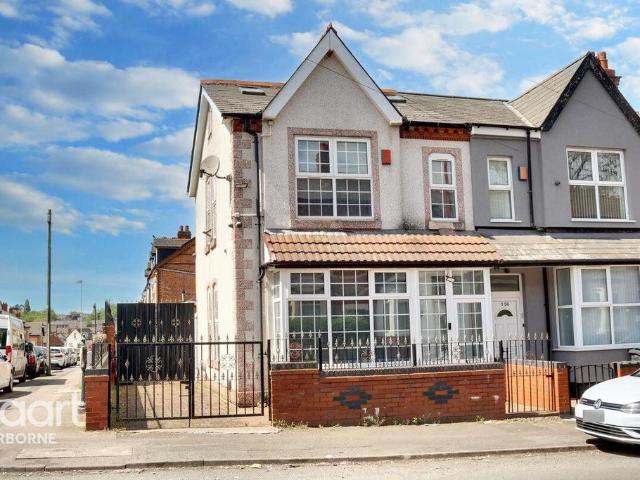 4 bedroom end of terrace house for sale