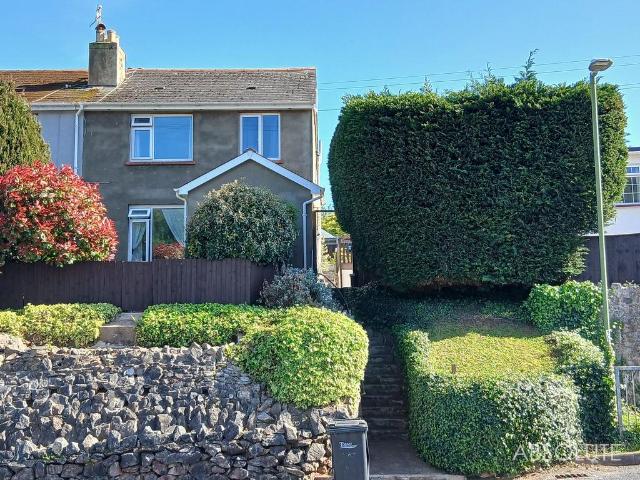 4 bedroom end of terrace house for sale