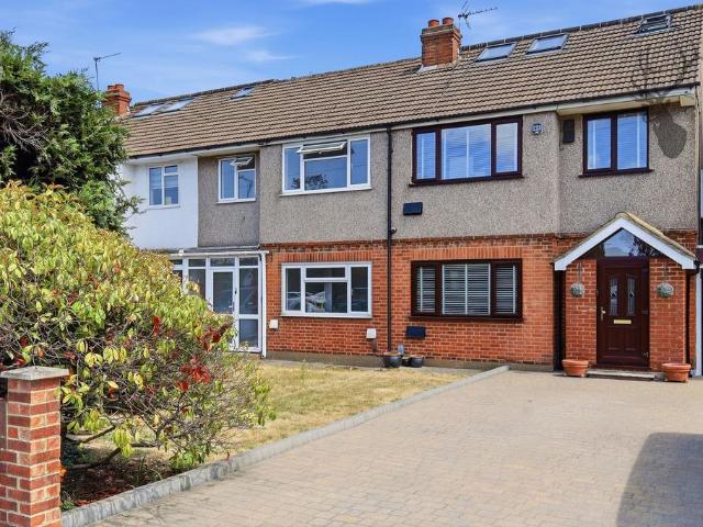 4 bedroom end of terrace house for sale