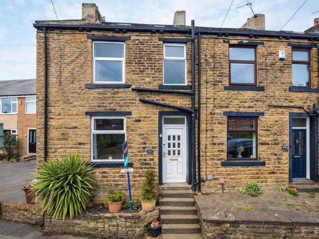 4 bedroom end of terrace house for sale