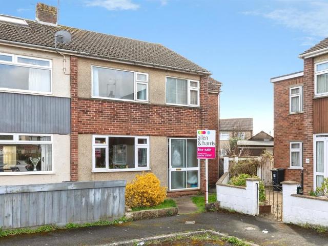4 bedroom end of terrace house for sale