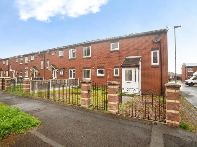 4 bedroom end of terrace house for sale