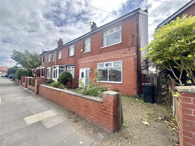 4 bedroom end of terrace house for sale