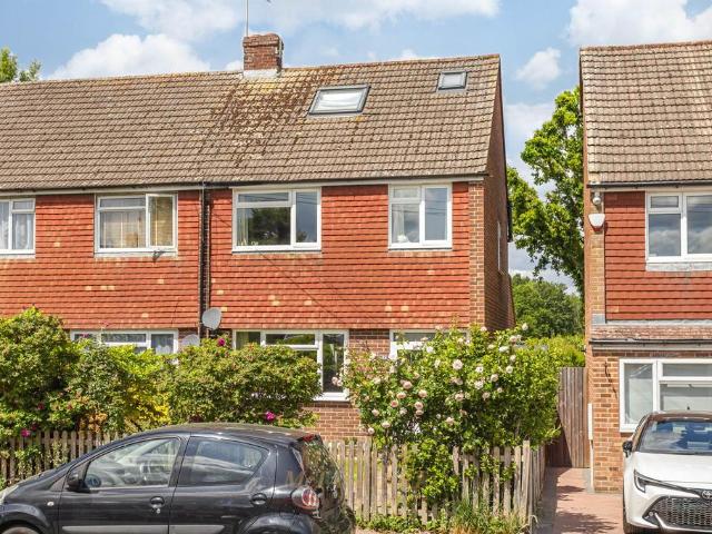 4 bedroom end of terrace house for sale