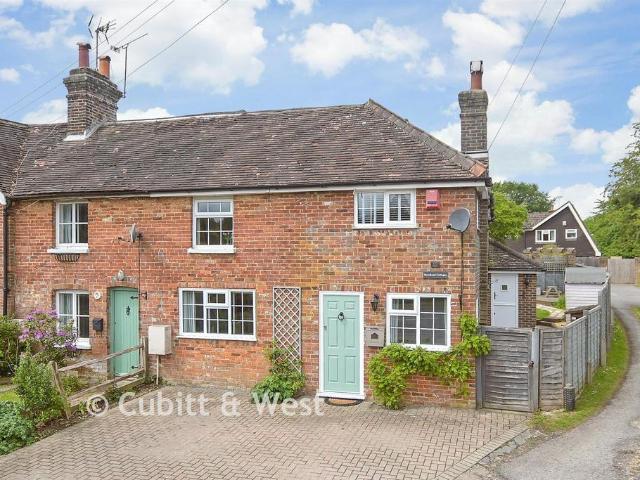 4 bedroom end of terrace house for sale