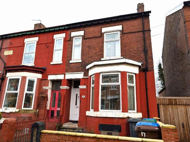 4 bedroom end of terrace house for sale