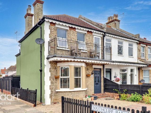 4 bedroom end of terrace house for sale