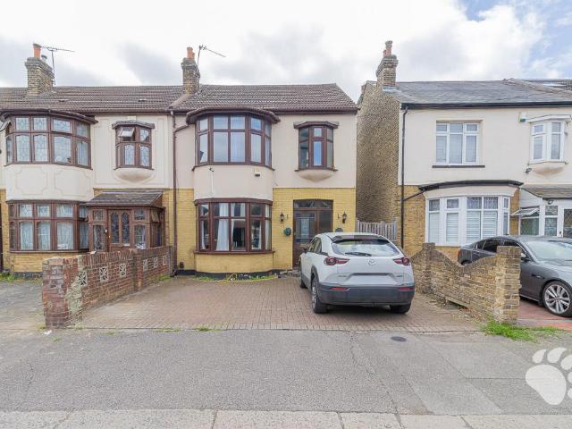 4 bedroom end of terrace house for sale
