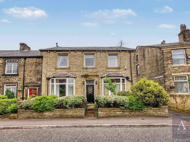 4 bedroom end of terrace house for sale