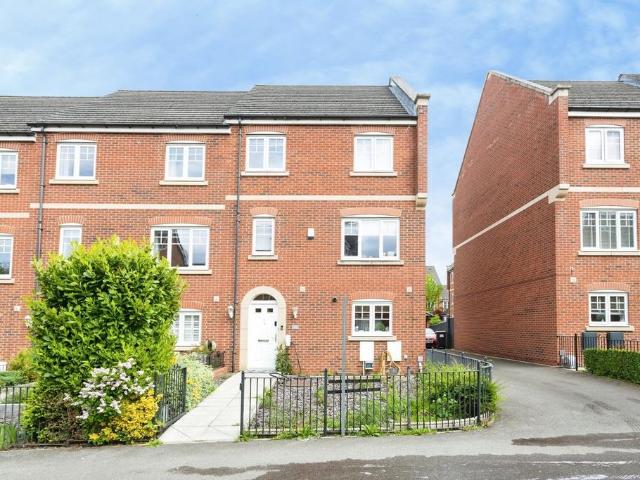 4 bedroom end of terrace house for sale