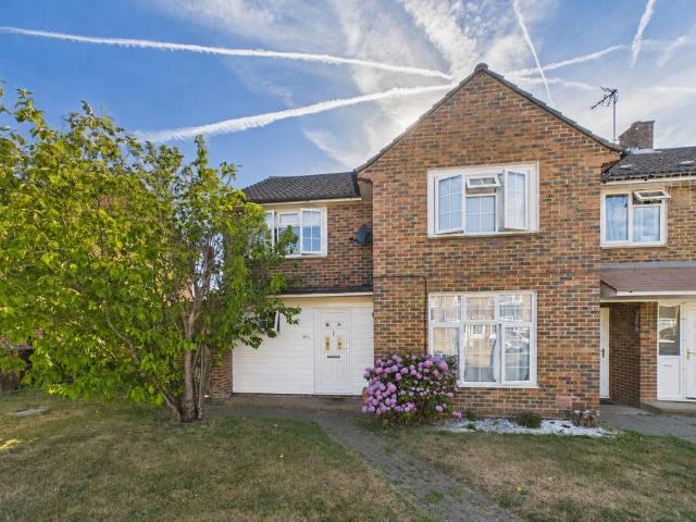 4 bedroom end of terrace house for sale