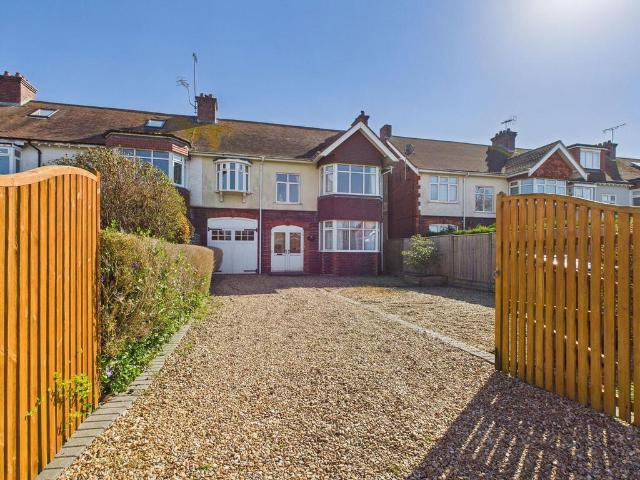 4 bedroom end of terrace house for sale