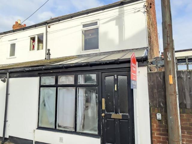 4 bedroom end of terrace house for sale