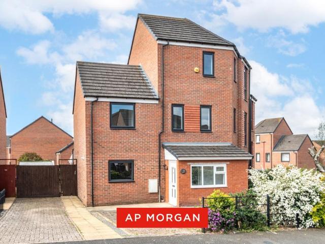 4 bedroom end of terrace house for sale