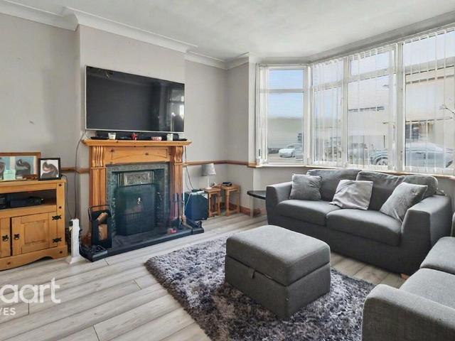 4 bedroom end of terrace house for sale