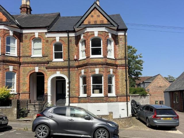 4 bedroom end of terrace house for sale